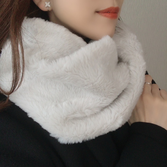 ★残りわずか★【Creema限定】シンプルリッチで大人可愛い♡ふわっふわの【グレイッシュホワイト】スヌード スヌード Tiare 8 通販 14782620｜Creema(クリーマ)