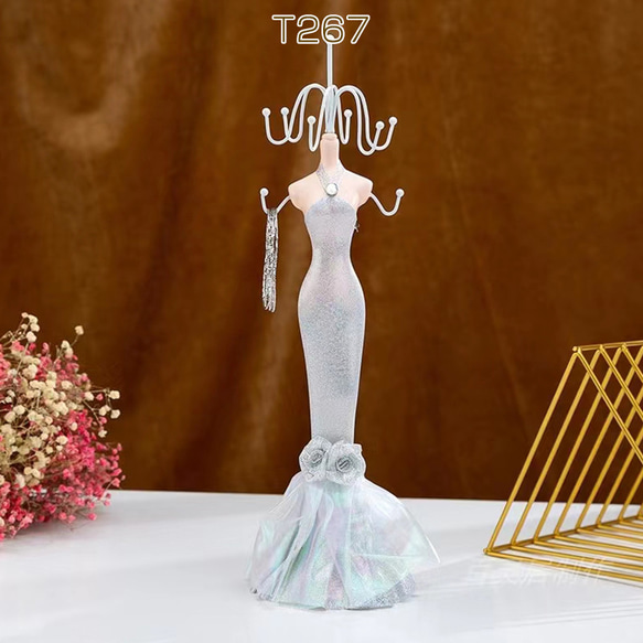 T267 1個 アクセサリースタンド マーメイドスカート ホワイト （1ヶ）※メール便不可 その他素材 beads&parts【プロフ必読】 通販 14786020｜Creema(クリーマ)