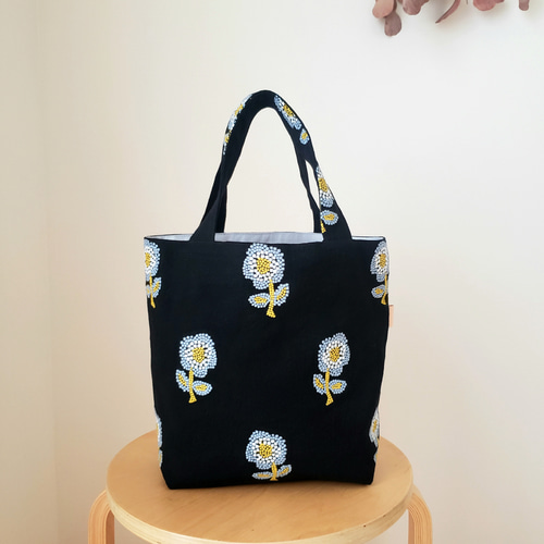 BIGなお花刺繍のトートバッグ│サブバッグ ブラック エコバッグ BIGなお花刺繍のトートバッグ│サブバッグ ブラック エコバッグ