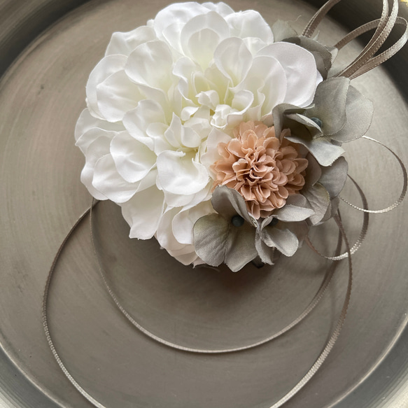 再販＊toytoy809 コサージュ 大サイズ単品【ホワイトテラコグレー】 卒業式 入学式 結婚式 コサージュ toytoy flower ...