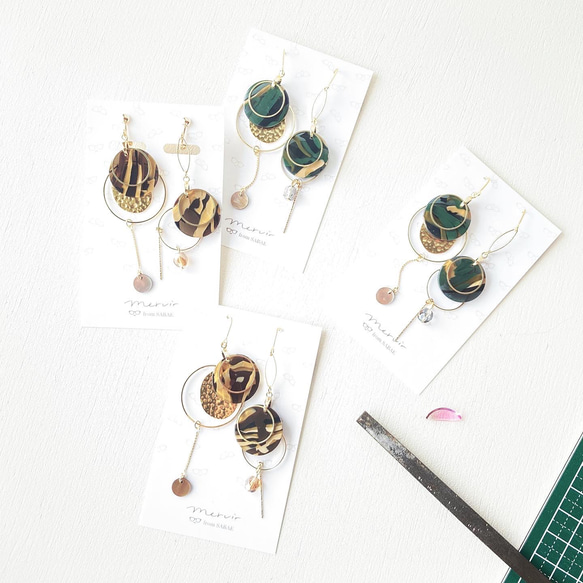 秋のアシンメトリーピアス イヤリング - スタイリッシュ- (sa158_) ピアス（フック・チェーン） SOYONI 通販 14830251｜Creema(クリーマ)