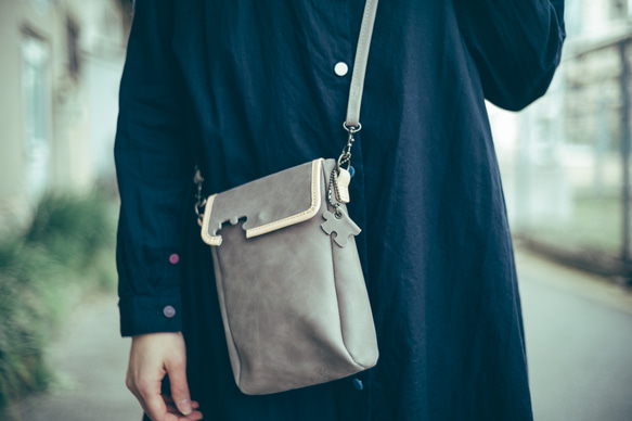 レザーポシェット グレー【puzz_U0123】 ポシェット waji labo 通販｜Creema(クリーマ) 14839727