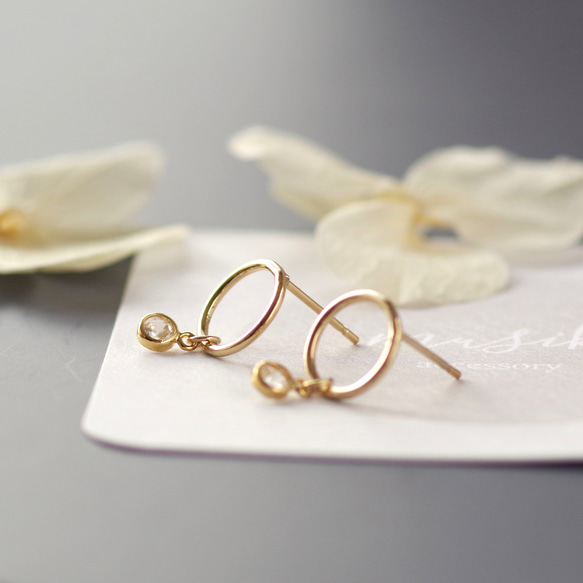 14kgf *ホワイトジルコン サークルピアス/天然石/誕生石/揺れる ピアス（スタッド・一粒） -musik-accessory 通販｜Creema(クリーマ) 14849055