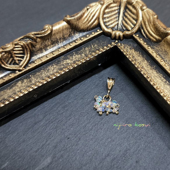 オパールのプチぷちチャーム【14kgf】 ペンダントトップ えみぽむ🍀 通販｜Creema(クリーマ) 14852633