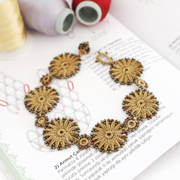 オヤレースのブレスレット 大きめ20㎝「タロット」マスタード・イエロー ブレスレット AYTURK／アイトゥルク 通販 14863475｜Creema(クリーマ)