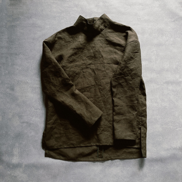 リネン長袖タートルネック ハイネック リネン100% color : オフホワイト・ダークカーキ・ブラック カットソー itoa.n. ｲﾄｱｴﾇ 通販 14863571｜Creema(クリーマ)