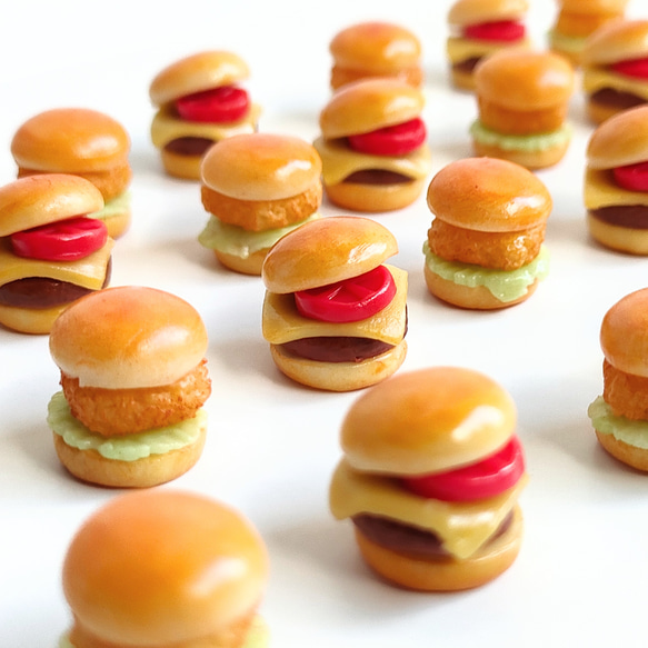 【選べる・バーガー・金具/無し可】ストラップ / チャーム / キーホルダー〈チーズバーガー/フィッシュフライバーガー〉 バッグチャーム ...