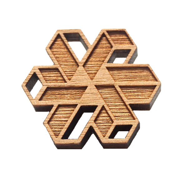 【木tch】クルミの木・ブローチ stack cube（積み重なる立方体） ブローチ 木tch 通販 14884741｜Creema(クリーマ)
