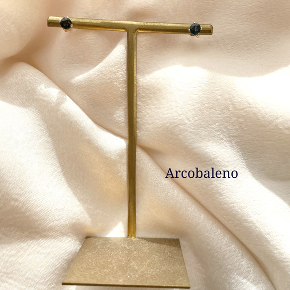 14kgf 宝石質ロンドンブルートパーズの4mmスタッドピアス＊11月誕生石 ピアス（スタッド・一粒） Arcobaleno 通販 14910712｜Creema(クリーマ)