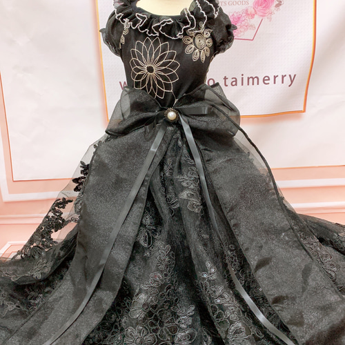 限定2着!漆黒の刺繡が豪華なBLACKカラーのロング丈ドレス 限定2着!漆黒の刺繡が豪華なBLACKカラーのロング丈ドレス