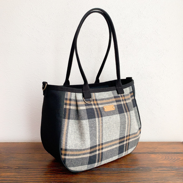 残りわずかです♥️中♥️ころりんバッグ トートバッグ 秋冬コットンツイードチェック×黒色帆布 2WAY 倉敷帆布 柄 トートバッグ one ...