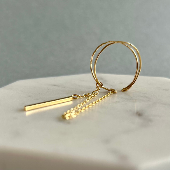 14kgf使用 チェーンとバーが揺れるフープ型イヤーカフ 片耳用 イヤーカフ Dorly 通販 14946982｜Creema(クリーマ)