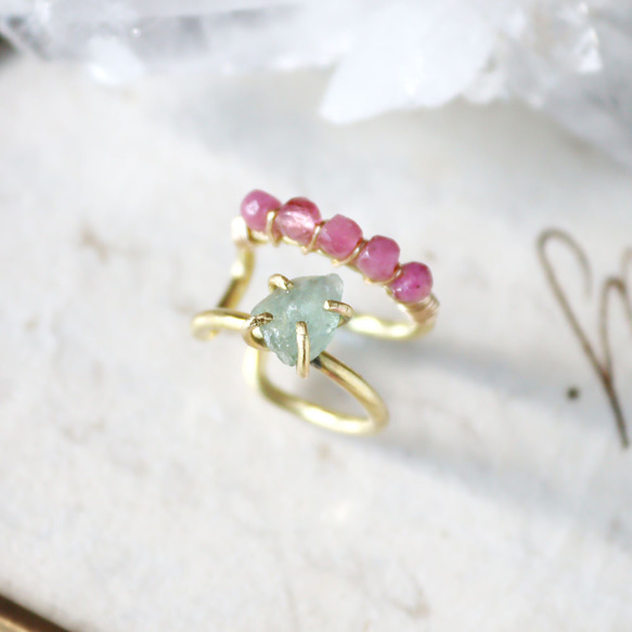 原石グリーンアパタイトとピンクトルマリンの2連イヤーカフ イヤーカフ witch 通販｜Creema(クリーマ) 15023937