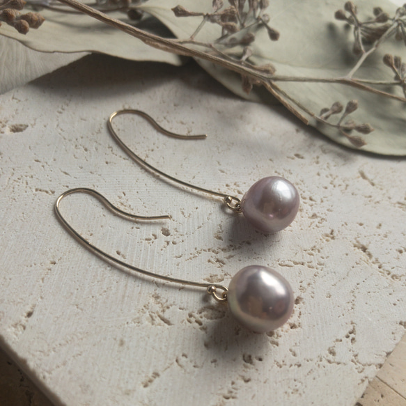 【14kgf】フレンチフックピアス〜淡水パール・パープルちゃん ピアス（フック・チェーン） petite anne 通販｜Creema(クリーマ) 15041564