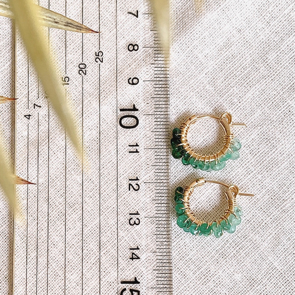 [14kgf ]エメラルド グラデーションフープピアス 大人のおしゃれ ピアス（フープ） Sandy Beach 通販 15056379｜Creema(クリーマ)