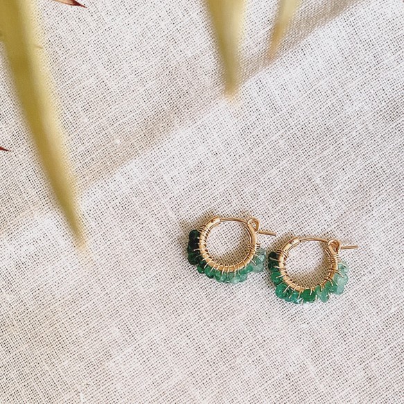 [14kgf ]エメラルド グラデーションフープピアス 大人のおしゃれ ピアス（フープ） Sandy Beach 通販 15056379｜Creema(クリーマ)