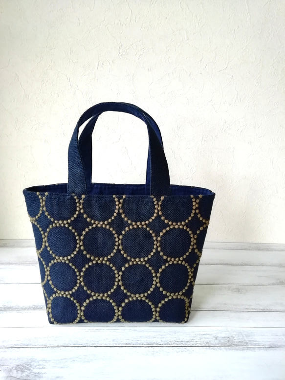 ミナペルホネンtamburin刺繍リネンのトートバッグ/navy×khaki トートバッグ Amika 通販 15070366｜Creema ...