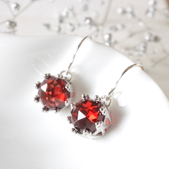 【宝石質】ガーネットAAAのクラウン(王冠)ピアス(sv925) ピアス（フック・チェーン） attar 通販 15078761｜Creema ...