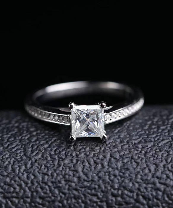 【特価品】モアサナイト リング s925 1.0ct 指輪・リング ルイ 通販｜Creema(クリーマ)