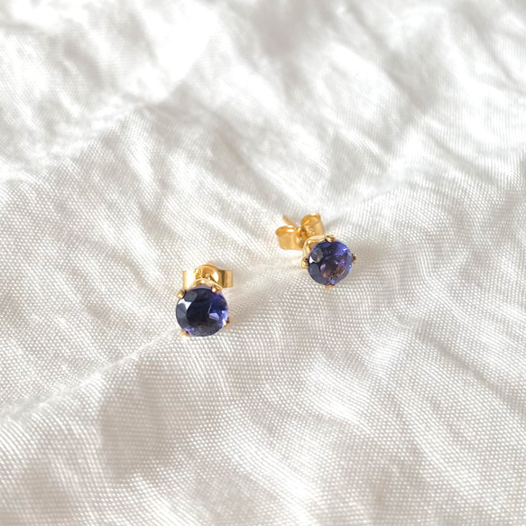 14KGF 宝石質アイオライトピアス 透き通った青 スタッドピアス 直結 アレルギー対応 ピアス（スタッド・一粒） 愛珠-aishu-｜天然石アクセサー店 通販 15081148｜Creema ...
