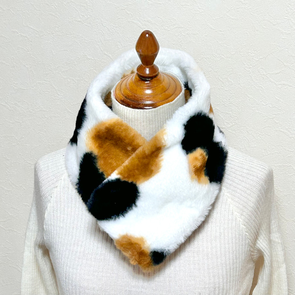 マグネット留め 三毛猫ファー マフラー マフラー micota 通販 15090484｜Creema(クリーマ)
