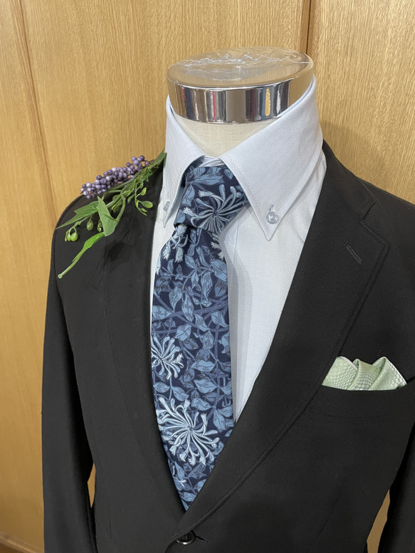 moda fabricsネクタイ William Morris ＜Honeysuckle＞(ハニーサックル) ネクタイ・蝶ネクタイ LIBERTY×moda手縫いタイ物語 通販 ...