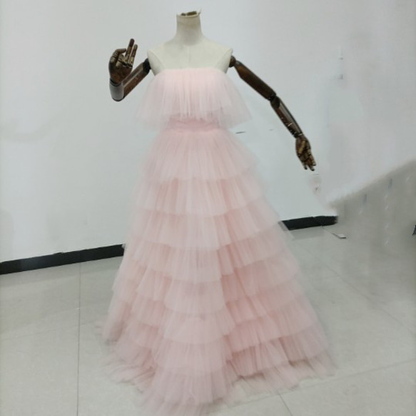 カラードレス ティアードのピンク ソフトチュール ベアトップ フ ステージ柔らかく重ねたチュールスカート 演奏会/音楽会 ドレス ...