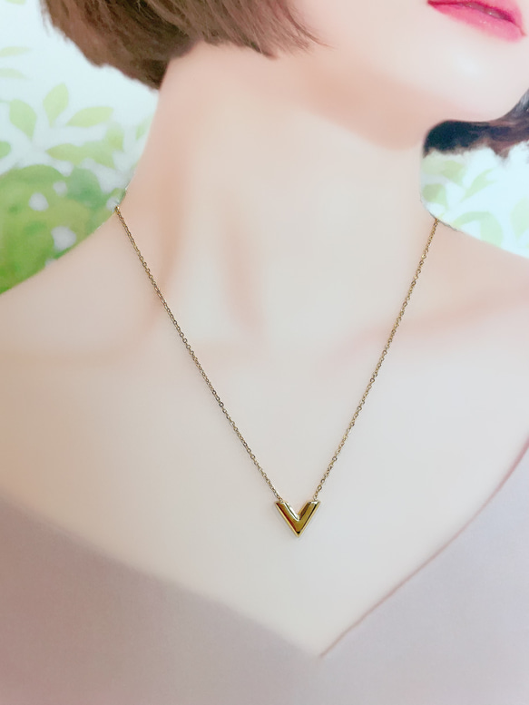新作【金属アレルギー対応】S925 18K Vネックレス（ゴールド） ネックレス・ペンダント Amyu 通販 15130032｜Creema(クリーマ)