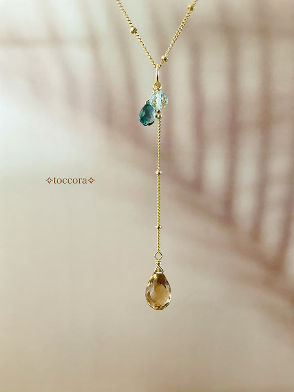 天然石と14kgfꕤ*.Y字ペンダントトップチャーム〜シャンパンクォーツ&ブルートパーズ〜 ペンダントトップ toccora 通販 15131947｜Creema(クリーマ)