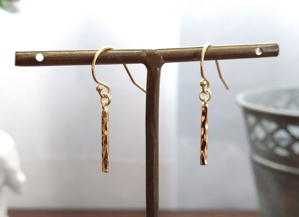 14kgf 槌目スティックのピアス／イヤリング ピアス（フック・チェーン） Deux Soeurs ＊yasu＊ 通販 15145542｜Creema(クリーマ)
