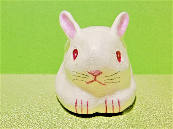 白うさぎ(小)置物#3(石粉粘土と新聞紙) その他置物 工房 白うさぎ(小)置物#3(石粉粘土と新聞紙) その他置物 工房