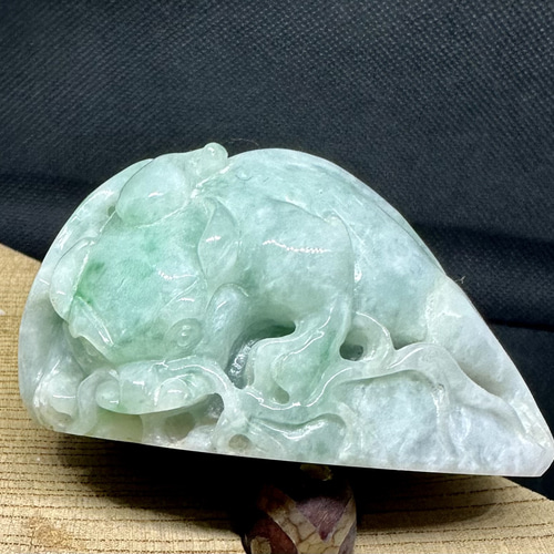 国宝級 糸魚川産最高級翡翠 精密彫刻貔貅 彫刻 ケンちゃんの 国宝級 糸魚川産最高級翡翠 精密彫刻貔貅 彫刻 ケンちゃんの