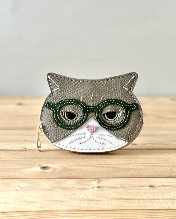 猫好きが作ったイカ耳猫の小銭入れ グレー白ハチワレオコ顔深緑のメガねっこ 送料無料 手縫い本牛革 小銭入れ・コインケース K.TAMAO 通販 ...