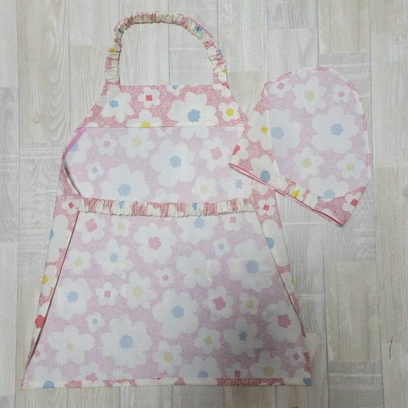 ⭕️2点セット お花がいっぱい エプロン 三角巾 90〜140size エプロン menma 通販｜Creema(クリーマ) 15209293