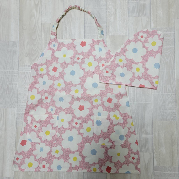 ⭕️2点セット お花がいっぱい エプロン 三角巾 90〜140size エプロン menma 通販｜Creema(クリーマ) 15209293