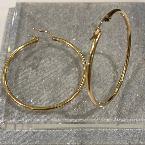 【14K GOLD FILLED】P114-5 2mmX50mm HOOP フープ ピアス 14KGF ピアス（フープ） Zoé+ 通販 15226519｜Creema(クリーマ)