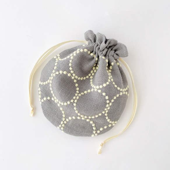 まる巾着【L】ミナペルホネン タンバリン ライトグレー(アイボリーリボン) 巾着袋 くらしこ 通販｜Creema(クリーマ) 15231628