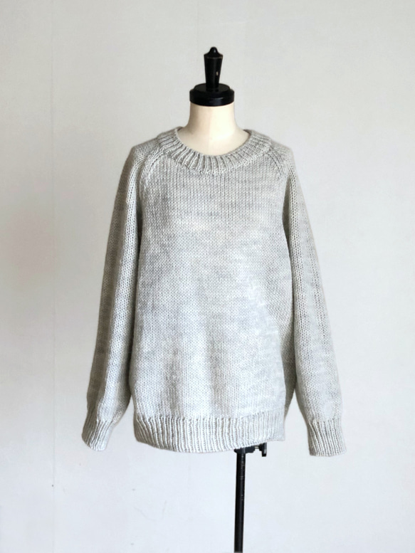 ヘザーホワイト太糸ラグランセーター 国産防虫ウール100％ ニット・セーター ANNA&ARISA 通販 15243038｜Creema(クリーマ)