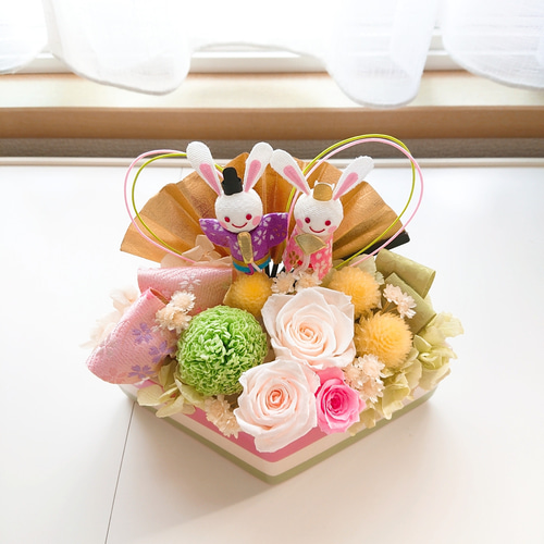 うさぎちゃんのお雛祭りアレンジ プリザーブドフラワー 優草花 うさぎちゃんのお雛祭りアレンジ プリザーブドフラワー 優草花