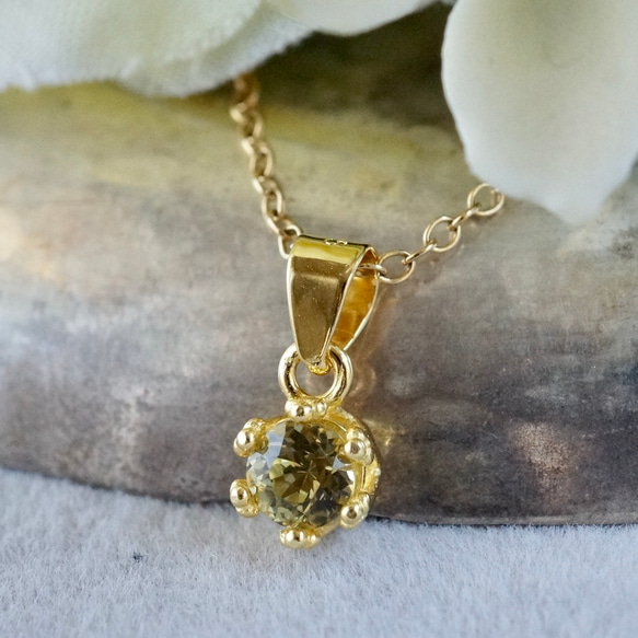 1月誕生石 イエローグリーン マリガーネット クラウンモチーフ ペンダントトップ 18kgp シルバー925 4mm ペンダントトップ ラトナジェムストーンズ 通販 15255957 ...