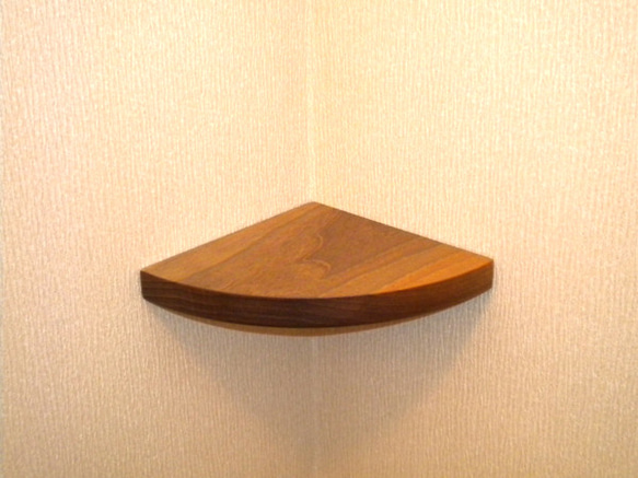 コーナーシェルフ （部屋角用棚）ウォールナット サイズ18cm 棚・シェルフ・ラック Nobu 通販 15262149｜Creema(クリーマ)