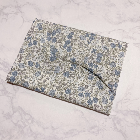 ポケットティッシュケース・リバティ・エミリアズフラワーズ・ミストブルー その他ケース chashiro 通販 15270794｜Creema ...