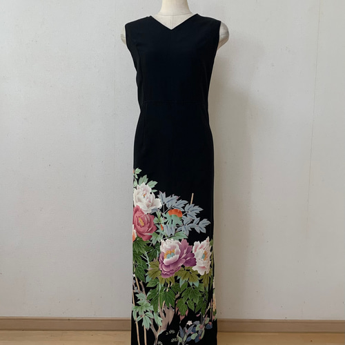 友禅 牡丹の花 乱菊 作家モノ黒留のマキシ丈フォーマルドレス 友禅 牡丹の花 乱菊 作家モノ黒留のマキシ丈フォーマルドレス