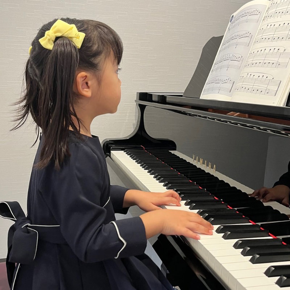 【流れ星 モチーフ リボン】STAR ヘアクリップ・バナナクリップ 雅Ribbon 通販 15294334｜Creema(クリーマ)