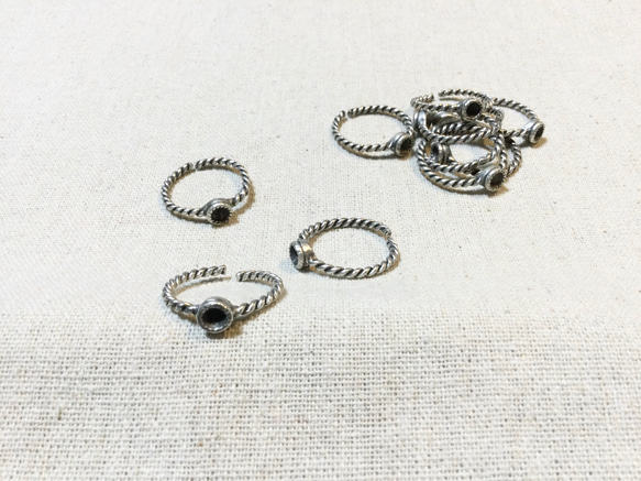 MV.272 ベゼルセッティング付きリング台★シルバー(1個売り) 金具・チェーン アージェントビーズ 通販 15302576｜Creema ...