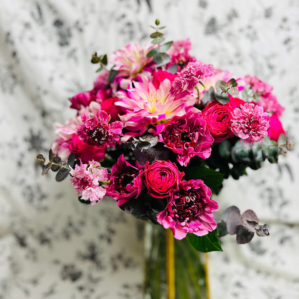 受注制作 月曜日金曜日出荷限定！季節のお花を束ねた花束 スワッグ maison_du_coco_yoko 通販 15304031｜Creema ...