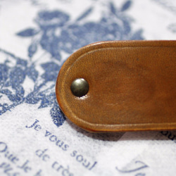 サドルレザーヌメ革 バレッタ髪止めL・M 1,000円均一 バレッタ ピーロ・レザー 通販 15306353｜Creema(クリーマ)