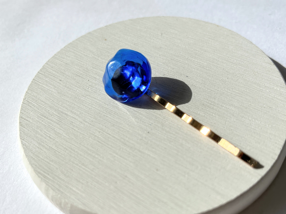 深いブルーの水面ヘアピン / レジン / 海 ヘアピン 華昇 優羽 通販 15315380｜Creema(クリーマ)