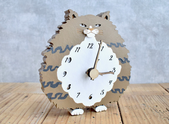 ノルウェージャン・フォレスト・キャットの時計 木製 置き時計 掛け時計・置き時計 Cinematic Forest 通販｜Creema ...