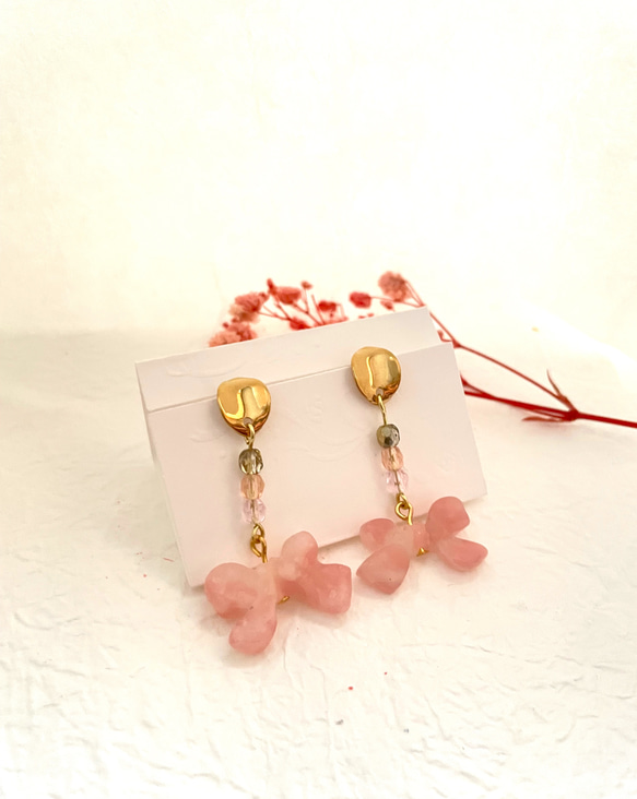 ポリマークレイ リボンとビーズのピンクなピアス ピアス（その他） Clochette Mi 通販｜Creema(クリーマ) 15326004